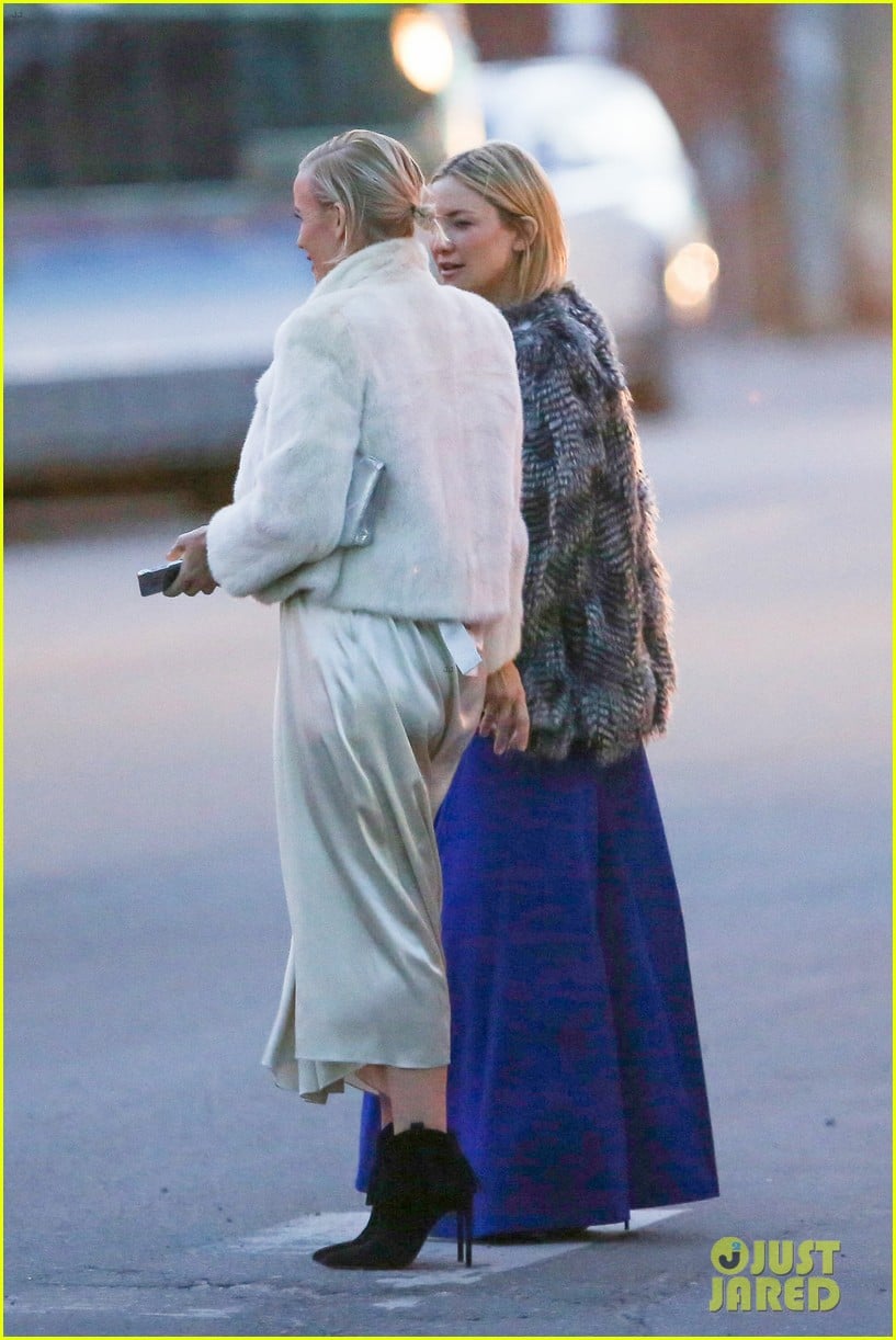 Jessica Alba, Nicole Richie & Kate Hudson Head to an Aspen Wedding ...