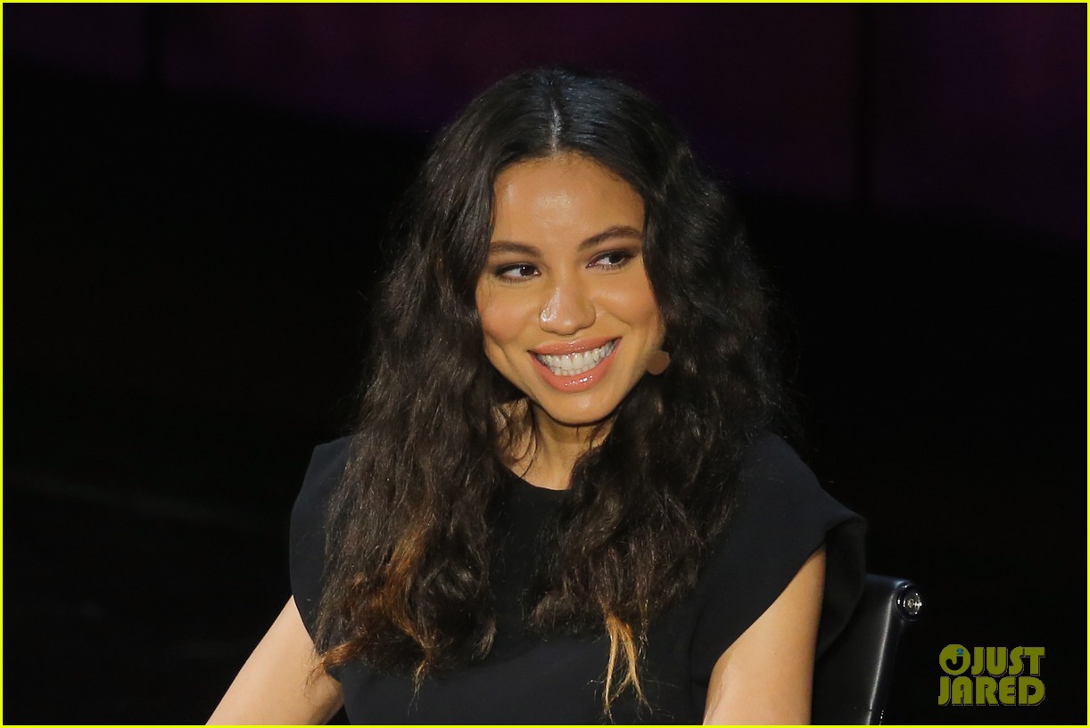 Mindy Kaling & Stephen Colbert Call Each Other Out On Being ...