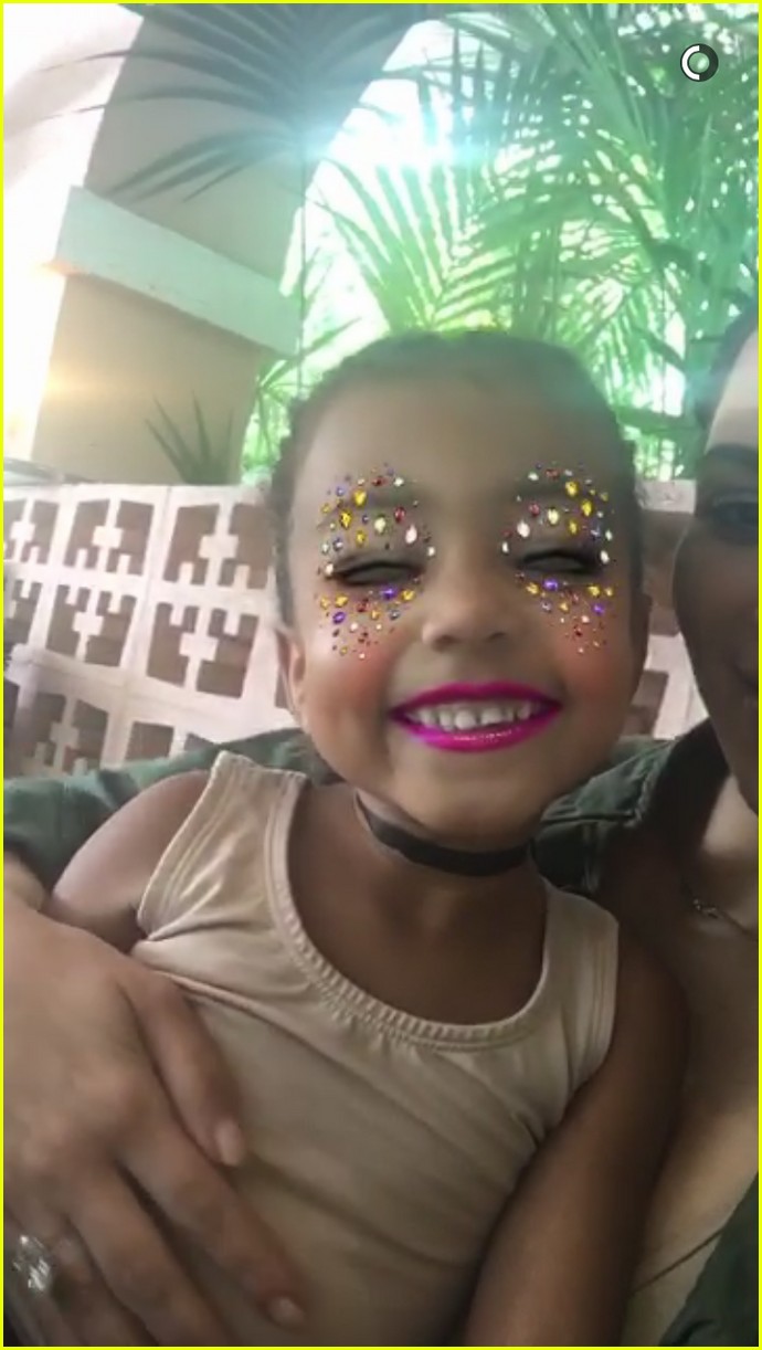 Kim Kardashian Uses Snapchat's Makeup Filter with North West: Photo ...