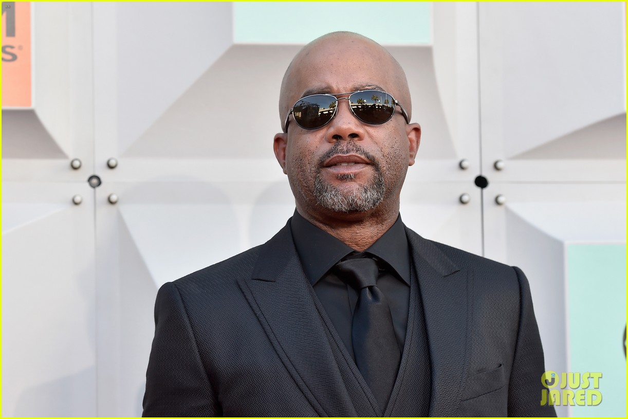 Martina McBride & Darius Rucker Present Tribute to Joey Feek at ACM ...