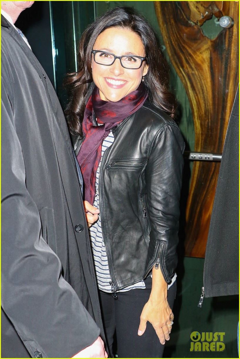 Nick Jonas Is a Sexy Landscaper in 'SNL' Skit: Photo 3633644 | Julia ...