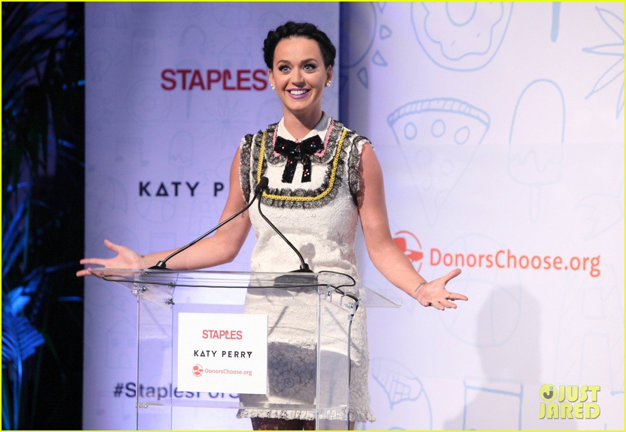 Katy Perry Steps Out in Purple Lipstick After Prince's Death: Photo ...