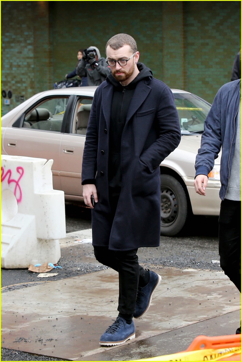 Sam Smith Braves Rain for City Stroll With Friends: Photo 3629324 ...