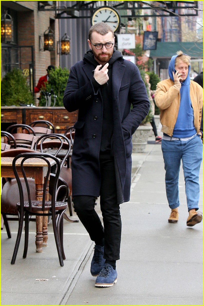 Sam Smith Braves Rain for City Stroll With Friends: Photo 3629335 ...