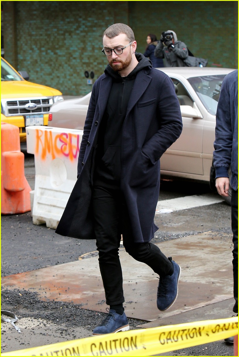 Sam Smith Braves Rain for City Stroll With Friends: Photo 3629340 ...