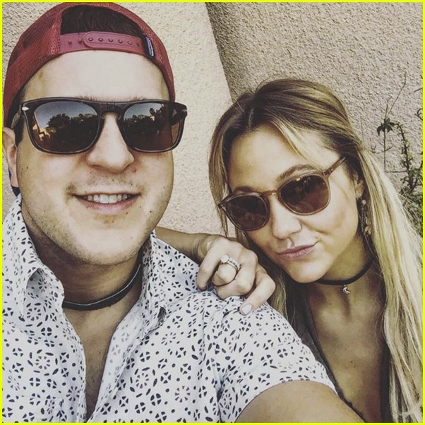 Taylor Swift Hangs Poolside with Her Squad at Coachella: Photo 3633136 ...