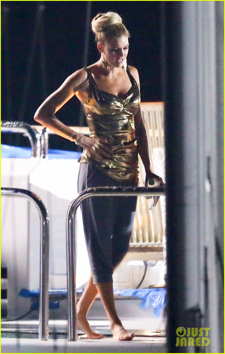 Zac Efron & 'Baywatch' Cast Film Night Scenes on Boat: Photo 3648498 ...