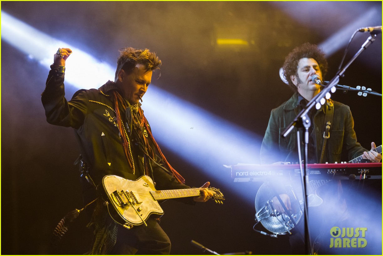 Johnny Depp's First Wife Reportedly Says She's On His Side: Photo ...