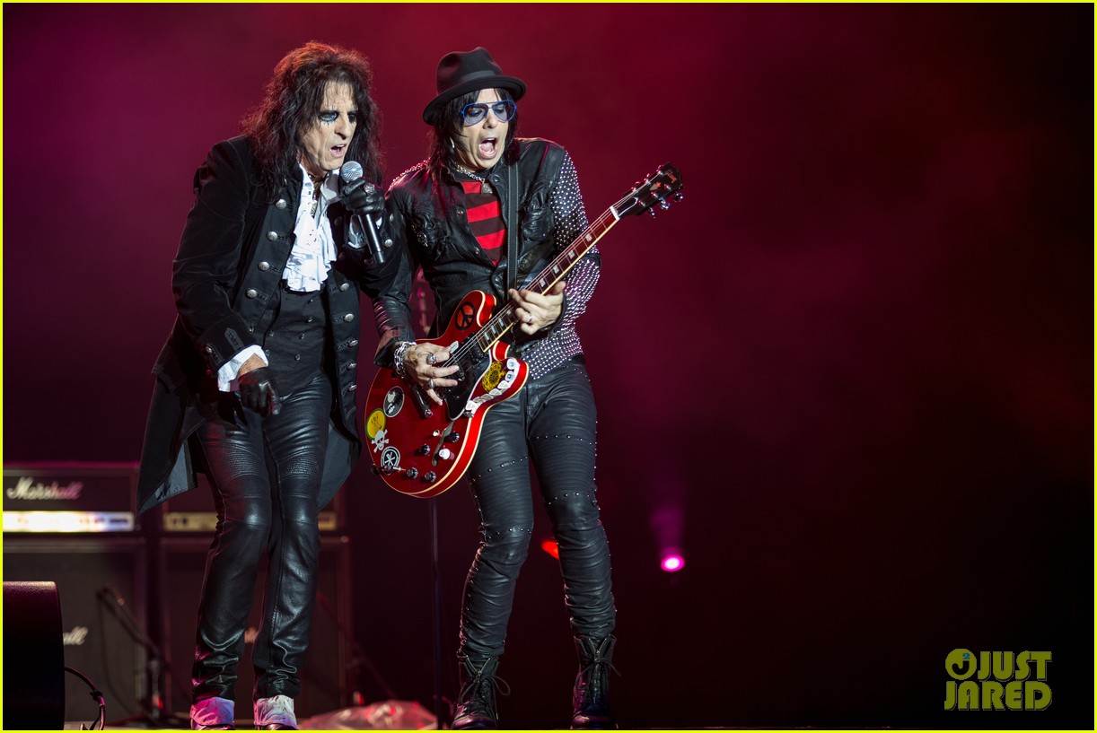 Johnny Depp's First Wife Reportedly Says She's On His Side: Photo ...