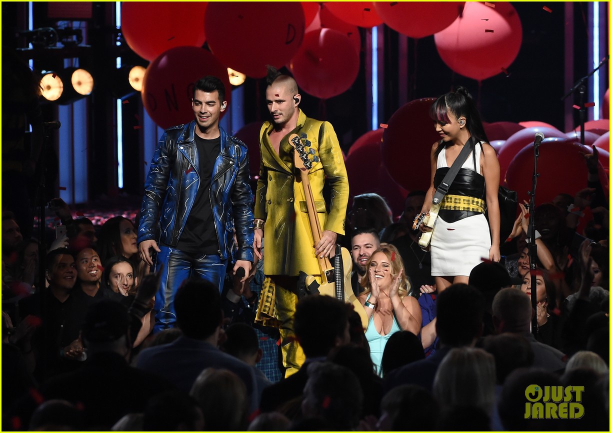 DNCE Parties It Up During Performance at Billboard Music Awards 2016 ...