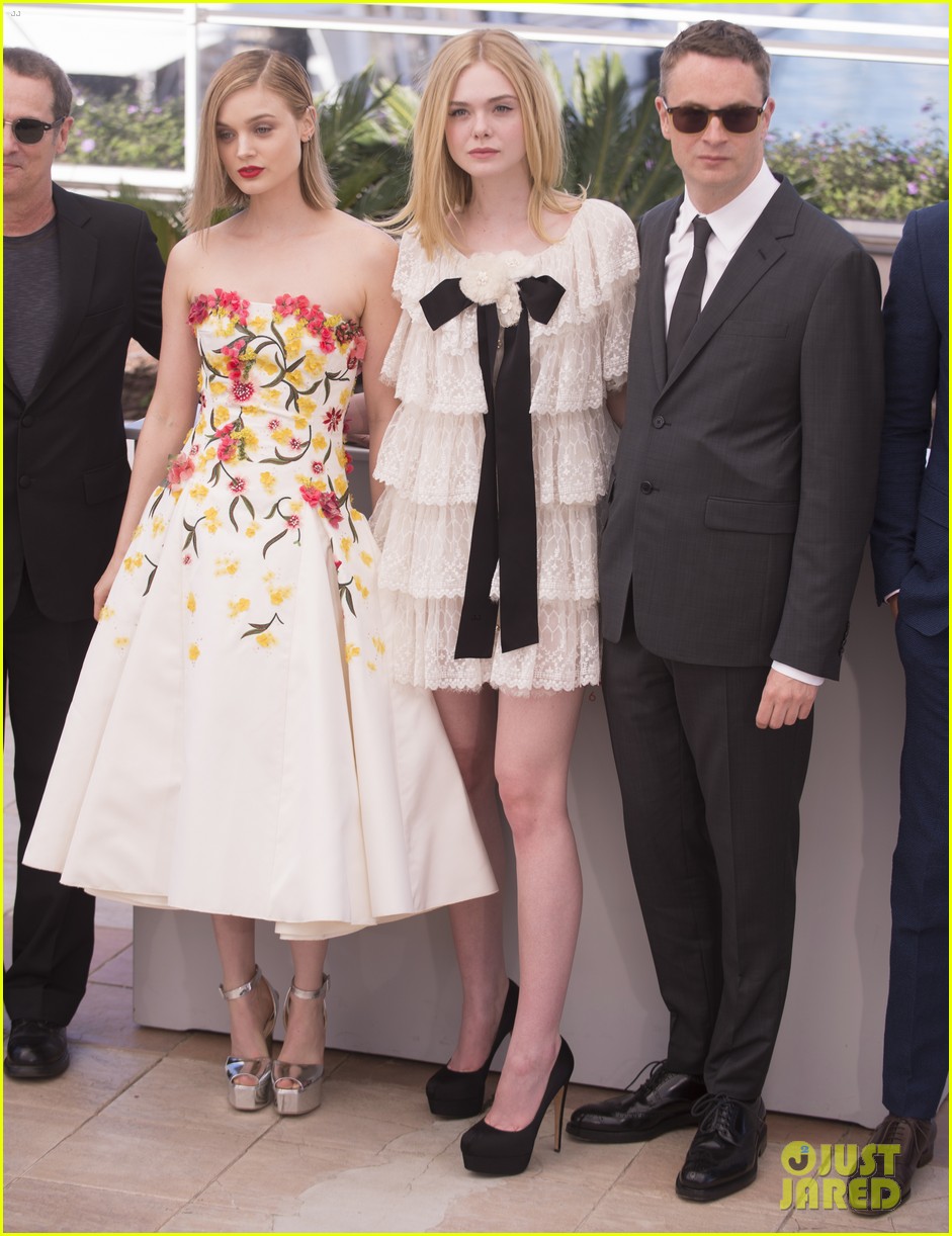 Elle Fanning & Bella Heathcote Wow in White at 'Neon Demon' Photo Call ...