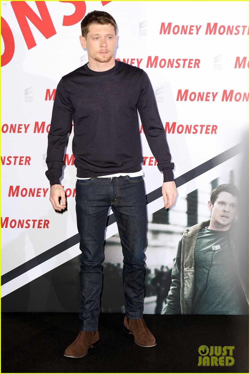 Jodie Foster Says People 'Are Stuck With Traditional Roles' When It ...