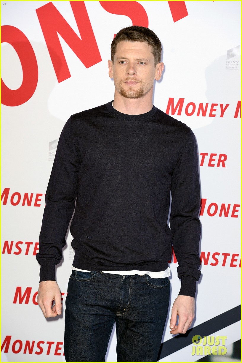 Jodie Foster Says People 'Are Stuck With Traditional Roles' When It ...