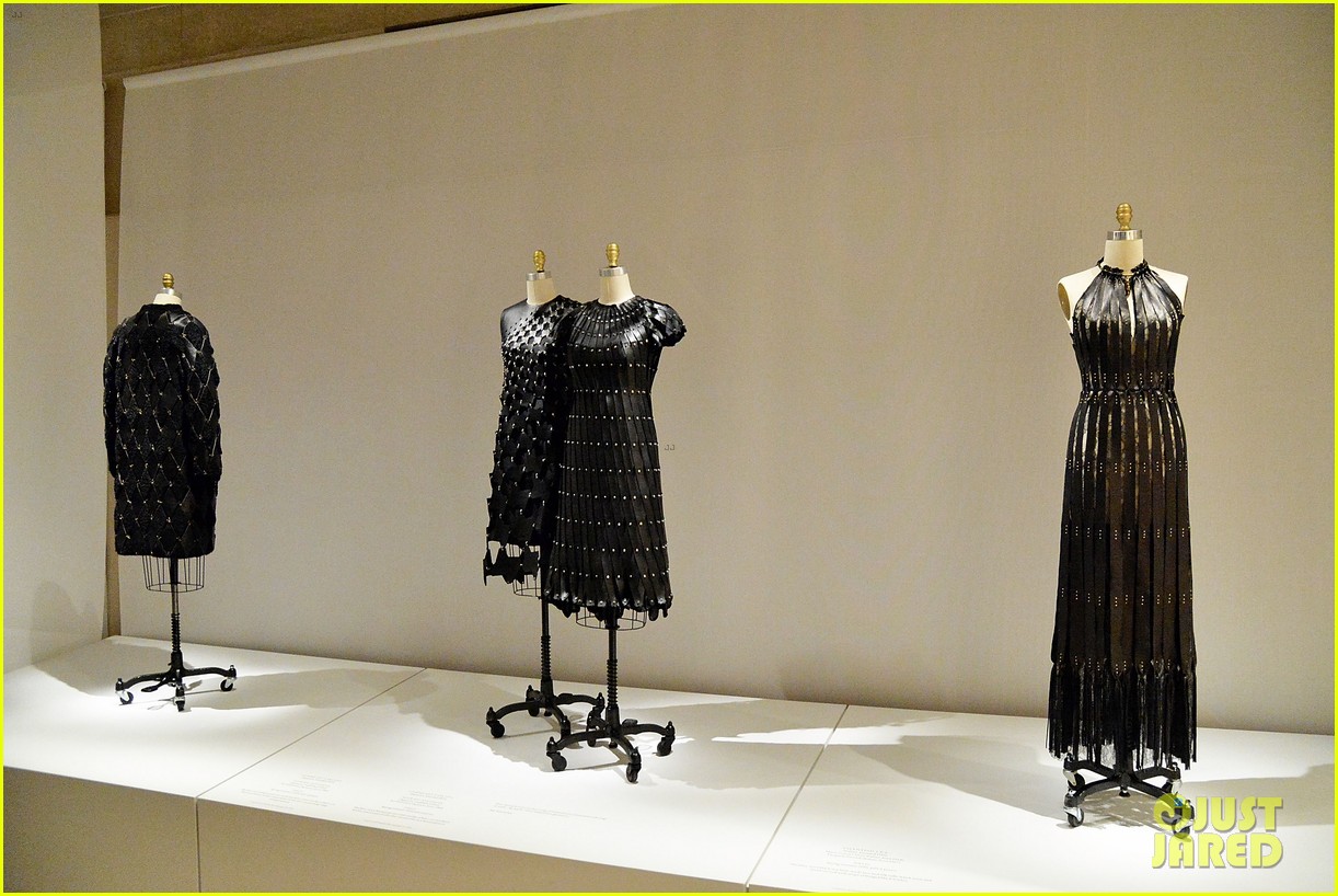 Met Gala 2016 - Look Inside at the Costume Exhibit!: Photo 3645850 ...