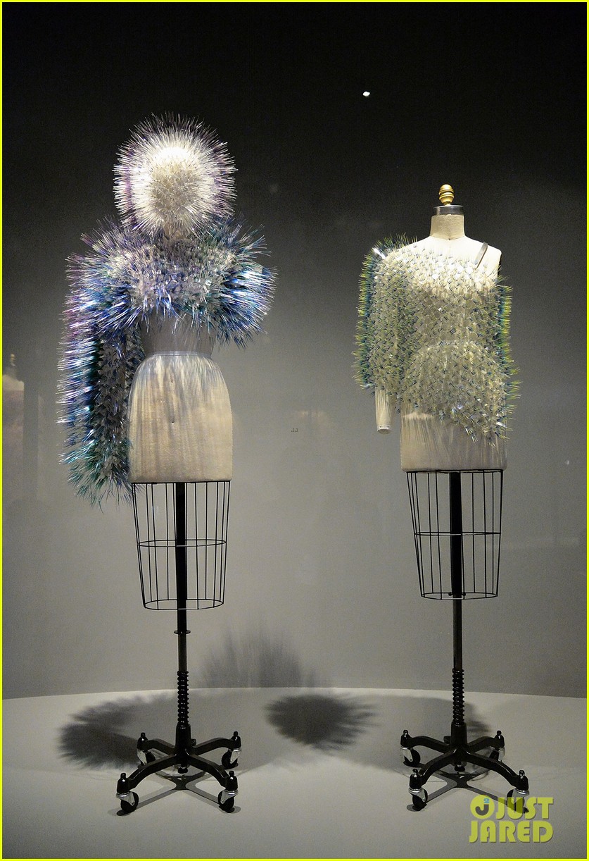 Met Gala 2016 - Look Inside at the Costume Exhibit!: Photo 3645874 ...