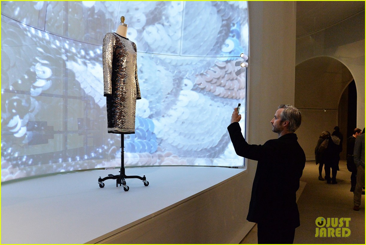 Met Gala 2016 - Look Inside at the Costume Exhibit!: Photo 3645889 ...