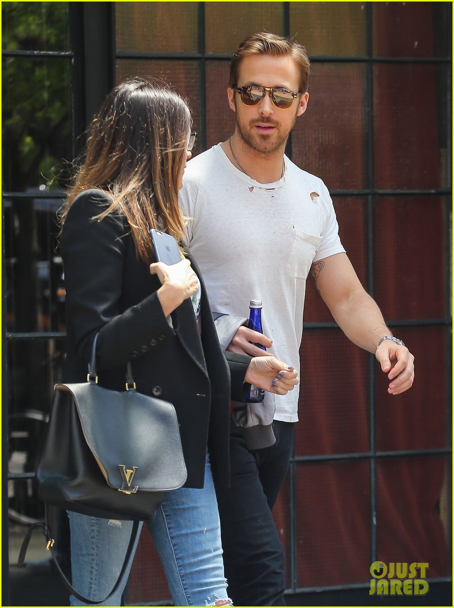 Ryan Gosling Talks About Newborn Baby Girl on 'Ellen' (Video): Photo ...