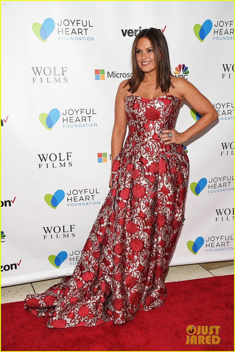 Mariska Hargitay Makes It A Family Affair At Joyful Revolution Gala ...