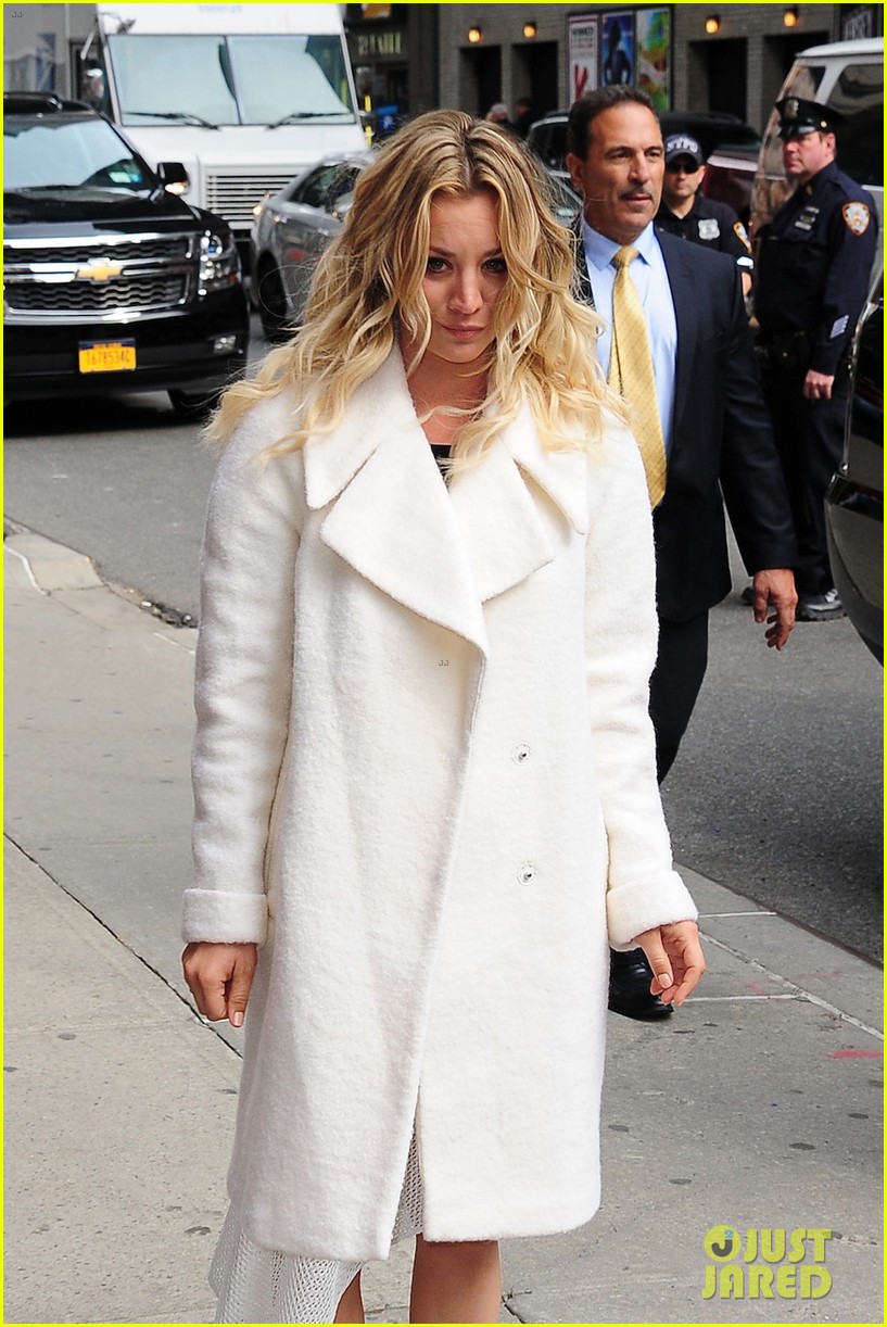 Kaley Cuoco Steps Out After Finalizing Her Divorce: Photo 3651146 ...