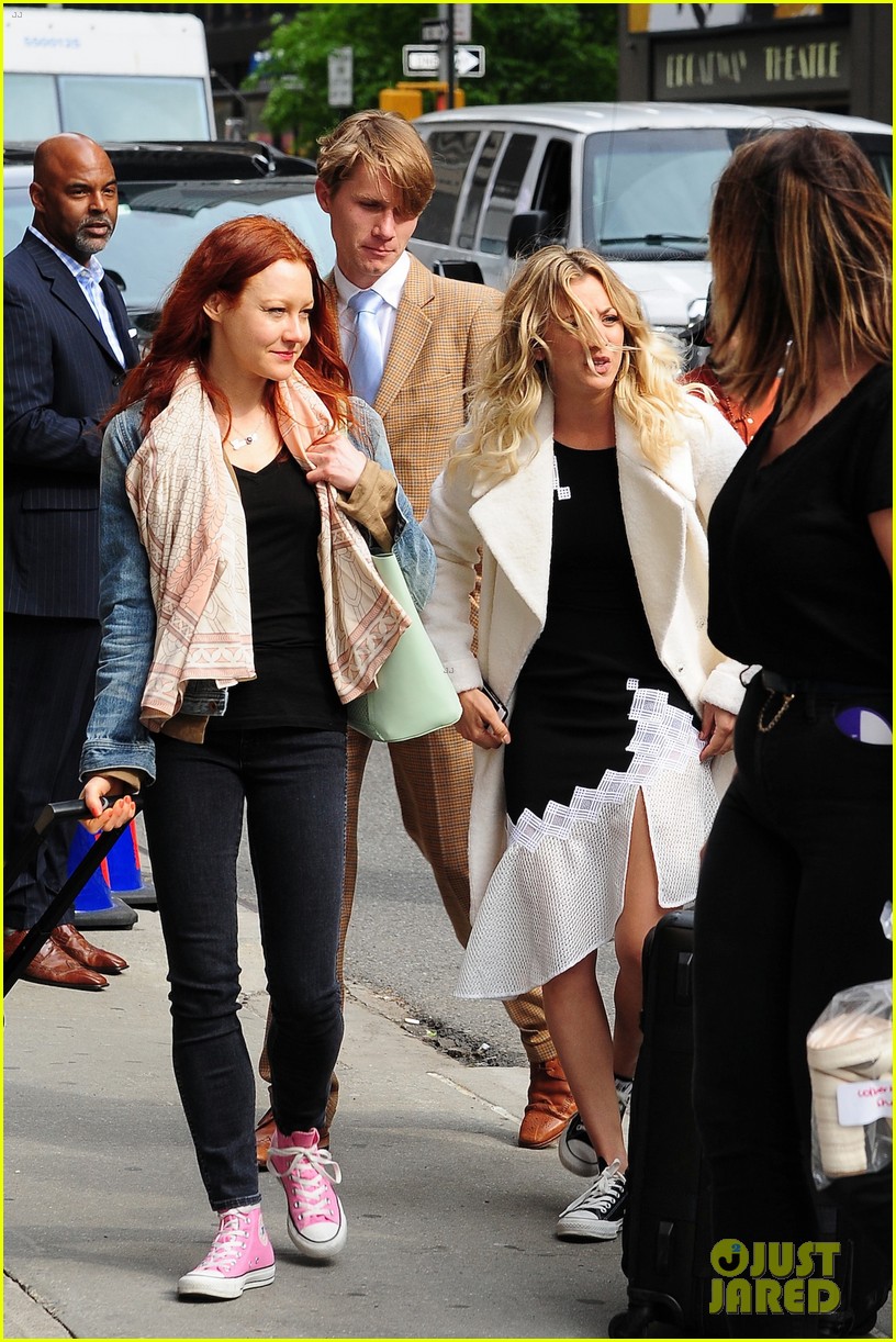 Kaley Cuoco Steps Out After Finalizing Her Divorce: Photo 3651154 ...