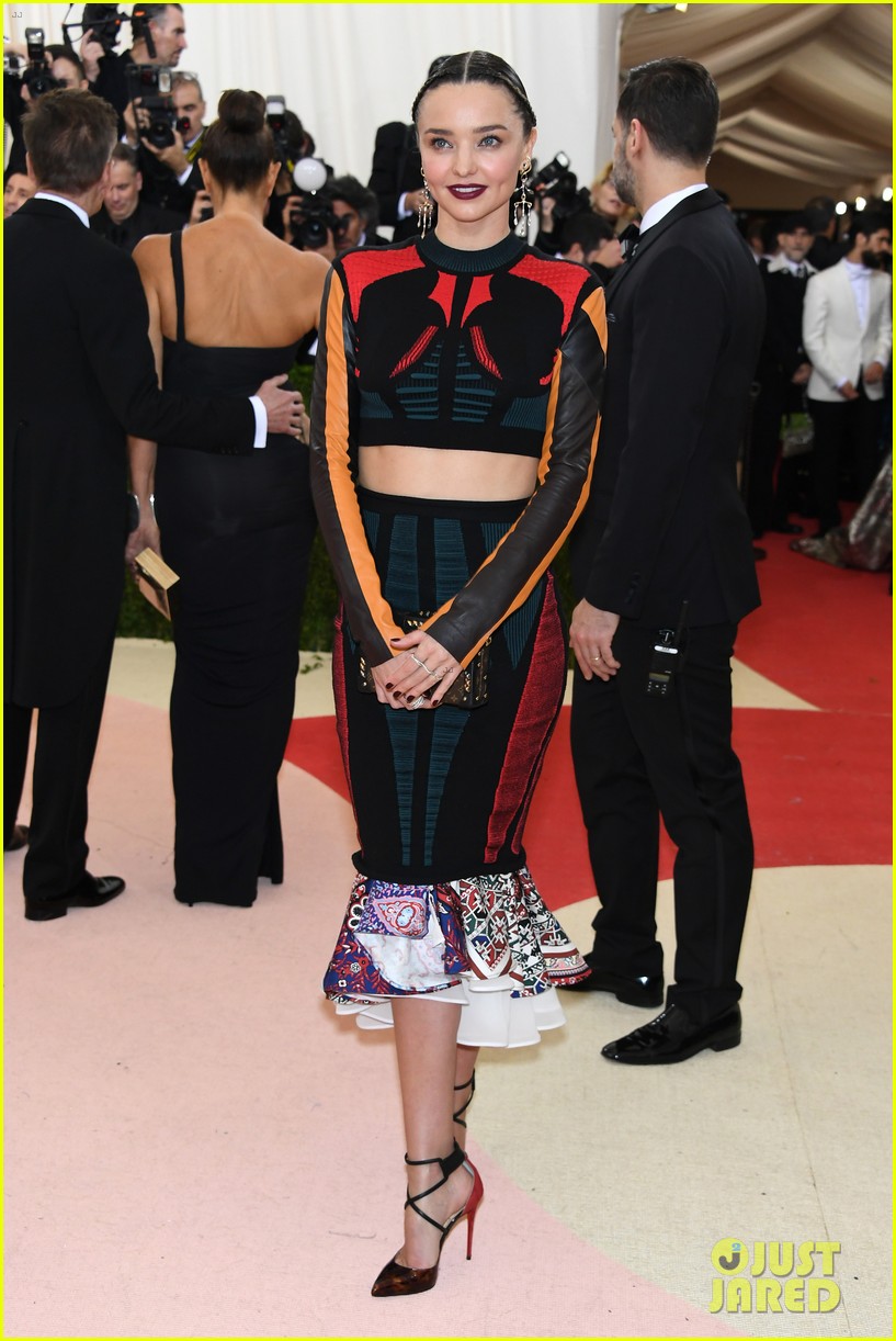 Miranda Kerr Bares Midriff in Louis Vuitton for Met Gala 2016: Photo ...