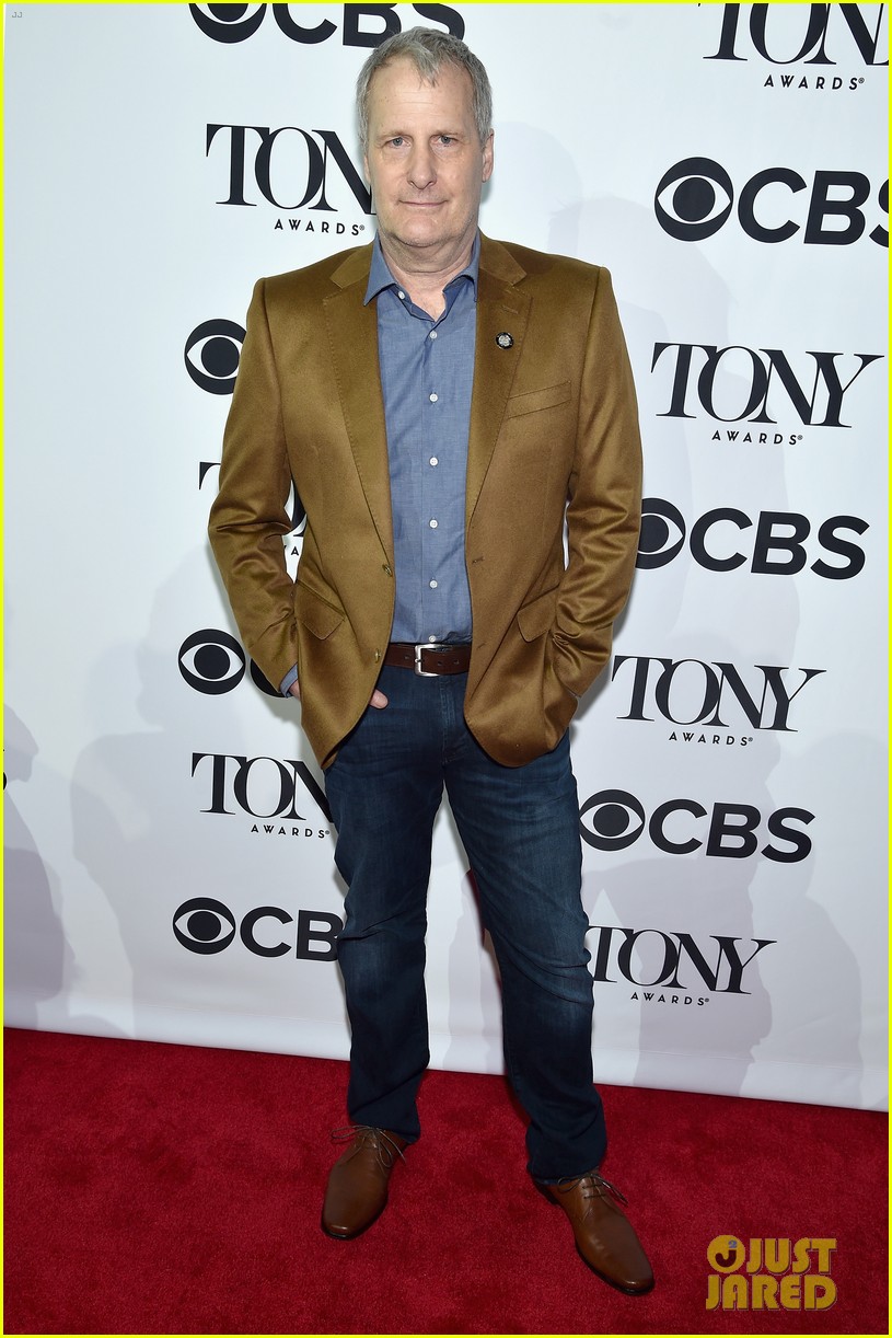 Lin-Manuel Miranda, Lupita Nyong'o, & More Attend Tony Awards 2016 ...