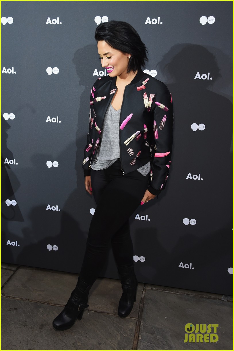 Demi Lovato Delivers Amazing Performance at AOL NewFronts 2016: Photo ...