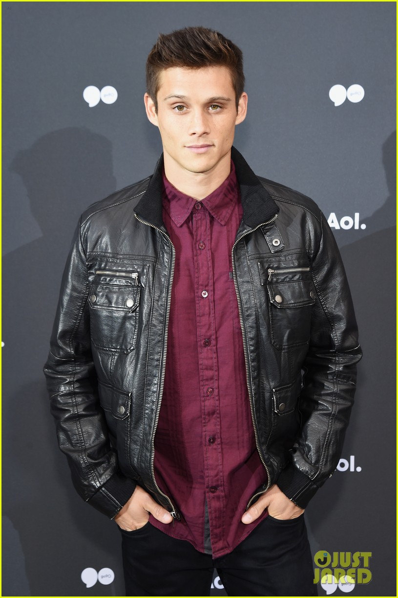 Demi Lovato Delivers Amazing Performance at AOL NewFronts 2016: Photo ...