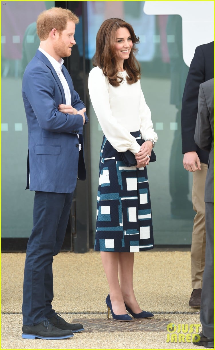 Kate Middleton Tests Her Boxing Skills with the Princes!: Photo 3657296 ...