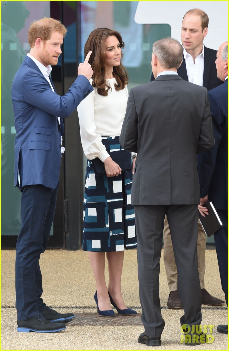 Kate Middleton Tests Her Boxing Skills with the Princes!: Photo 3657305 ...