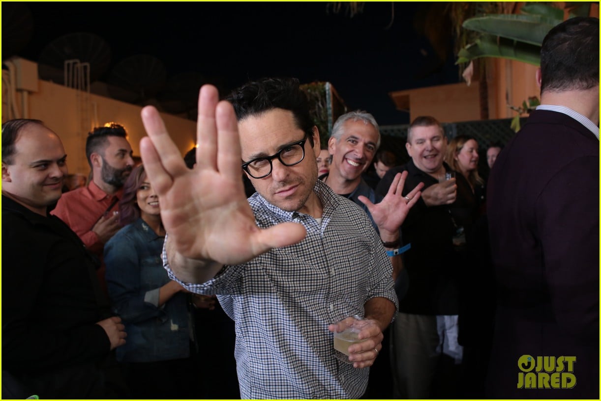 Chris Pine & Zachary Quinto Give the Vulcan Salute at 'Star Trek' Fan Event: Photo 3662428 ...