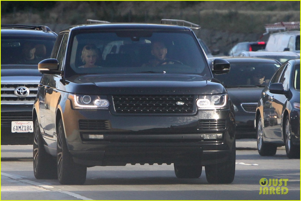Taylor Swift Goes for Drive With Calvin Harris: Photo 3648457 | Taylor ...