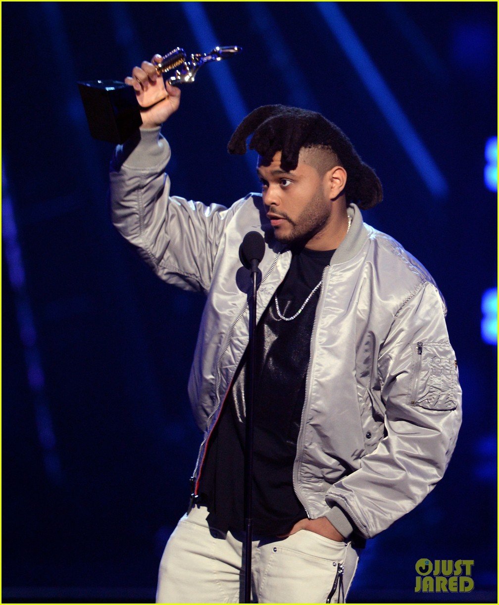 The Weeknd Wins Big at Billboard Music Awards 2016!: Photo 3663639 ...