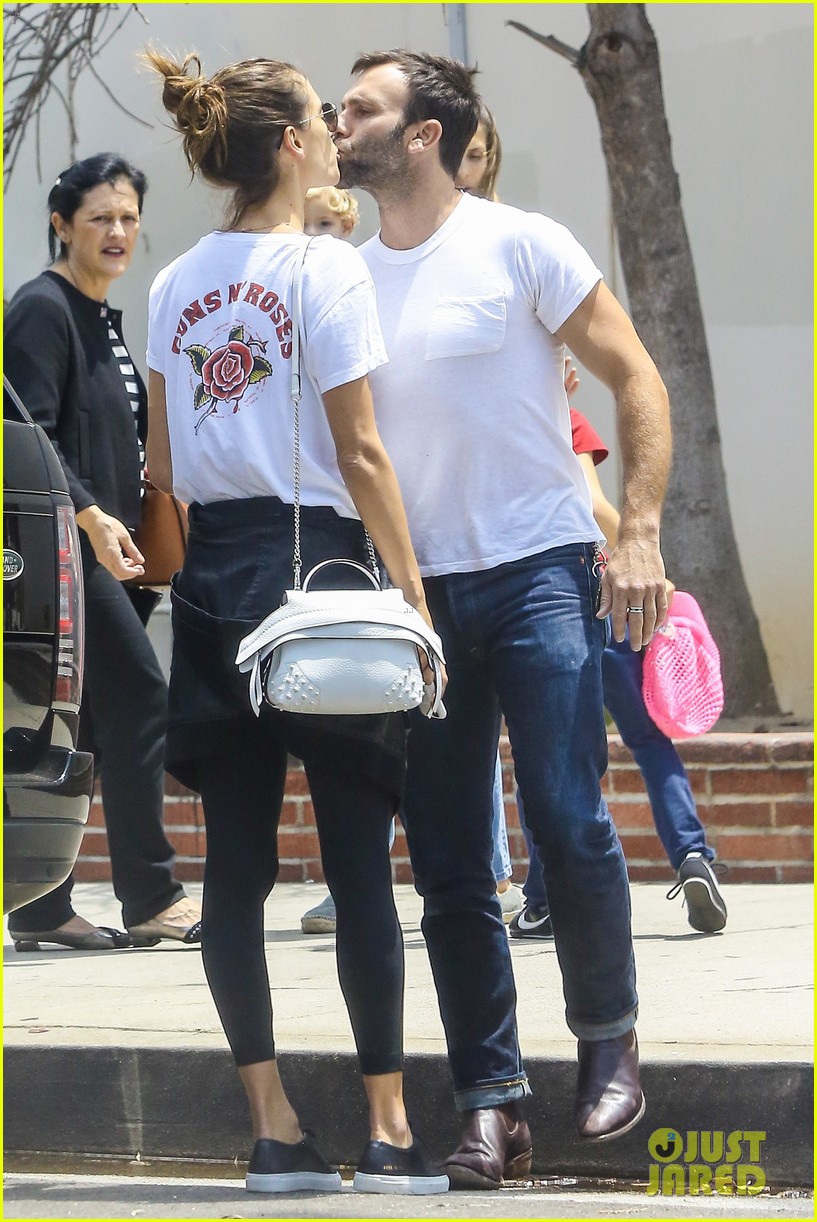 Alessandra Ambrosio Shares a Smooch With Jamie Mazur: Photo 3683587 ...