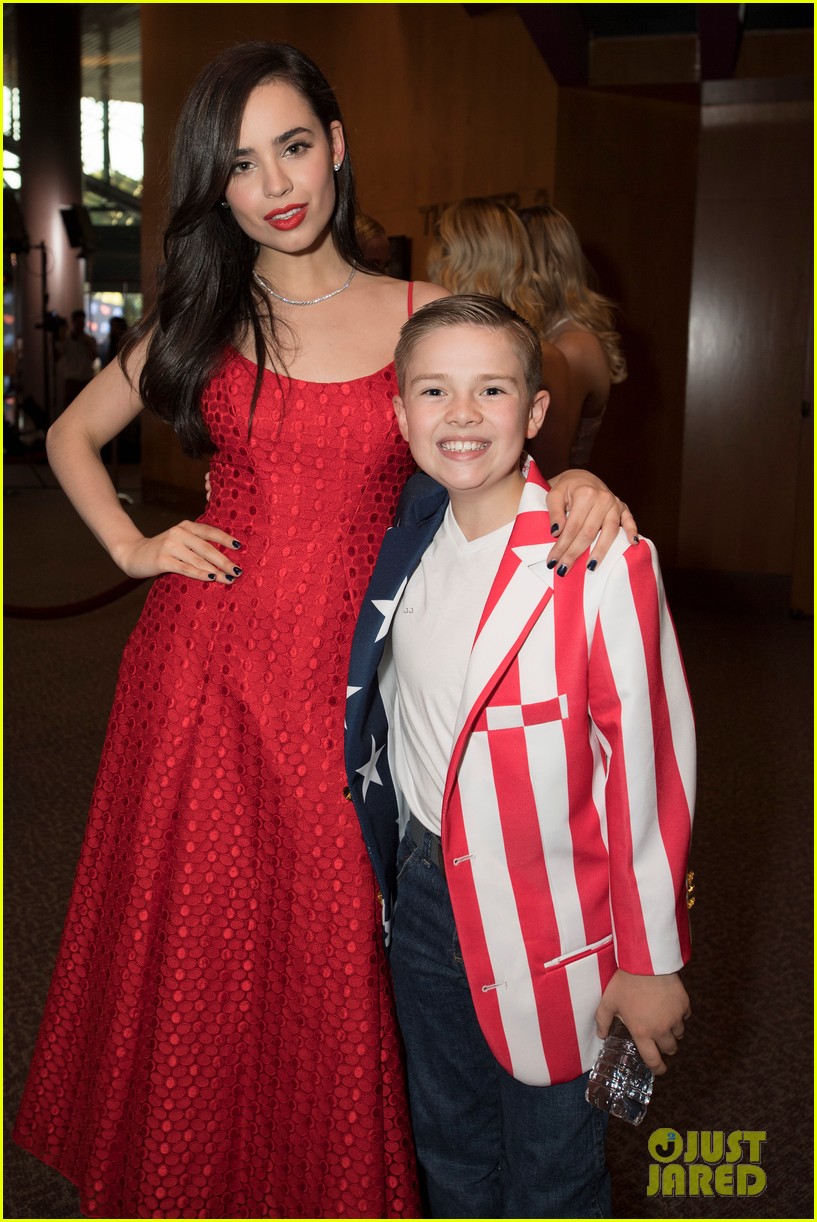 Disney Channel's New 'Adventures in Babysitting' Cast Premieres the ...