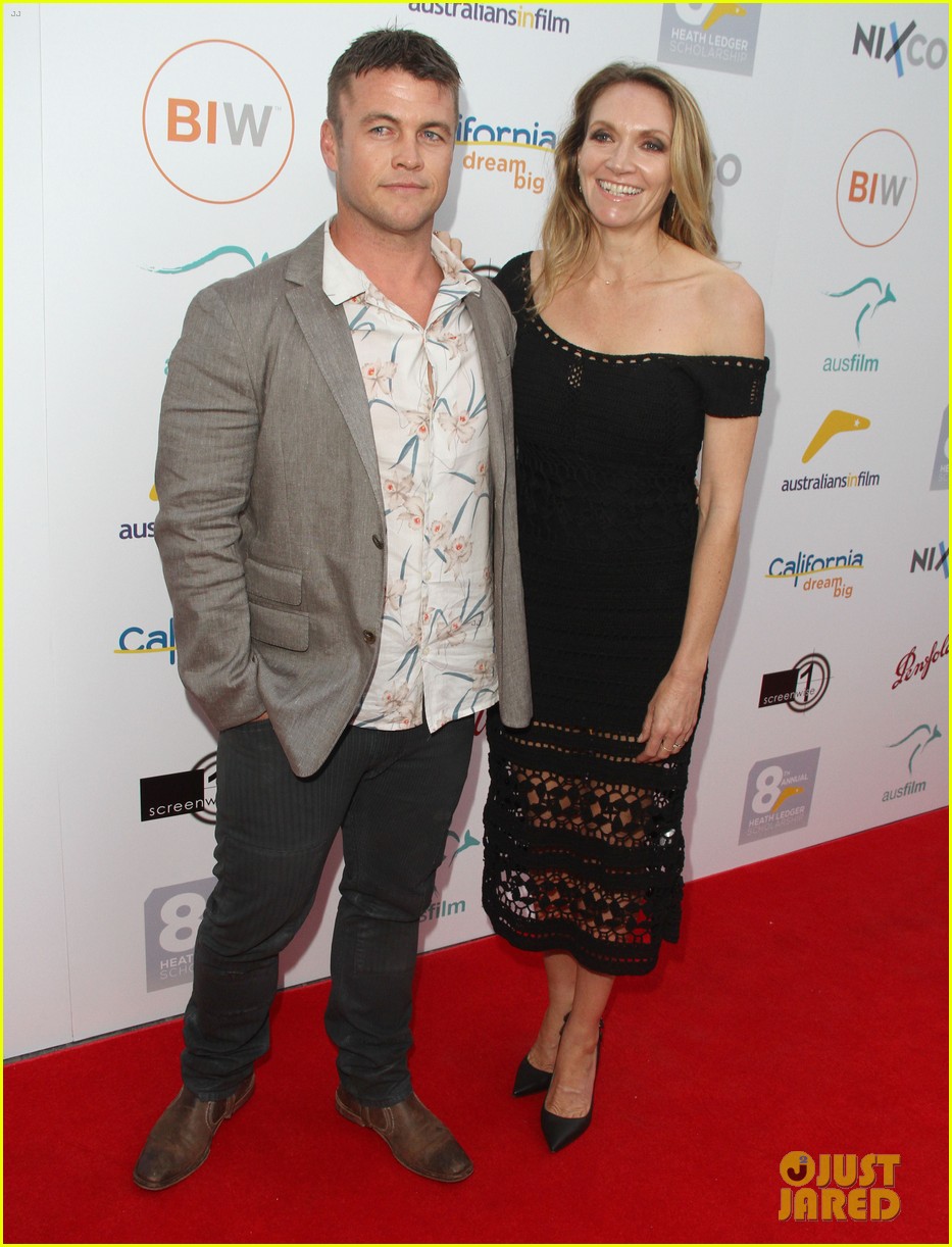 Heath Ledger's Father & Half-Sisters Unite At Scholarship Dinner ...