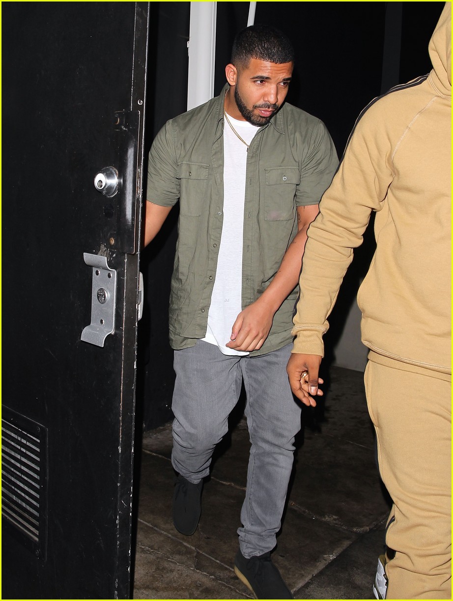 Drake & Hailey Baldwin Pictured on Dinner Date, Spotted Getting 'Very ...
