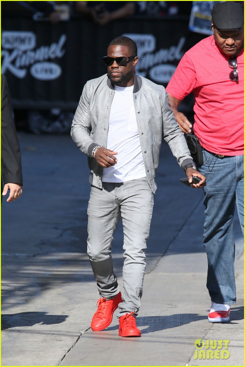 Kevin Hart Goes Shirtless, Bares Buff Body on Miami Jog: Photo 3682114 ...
