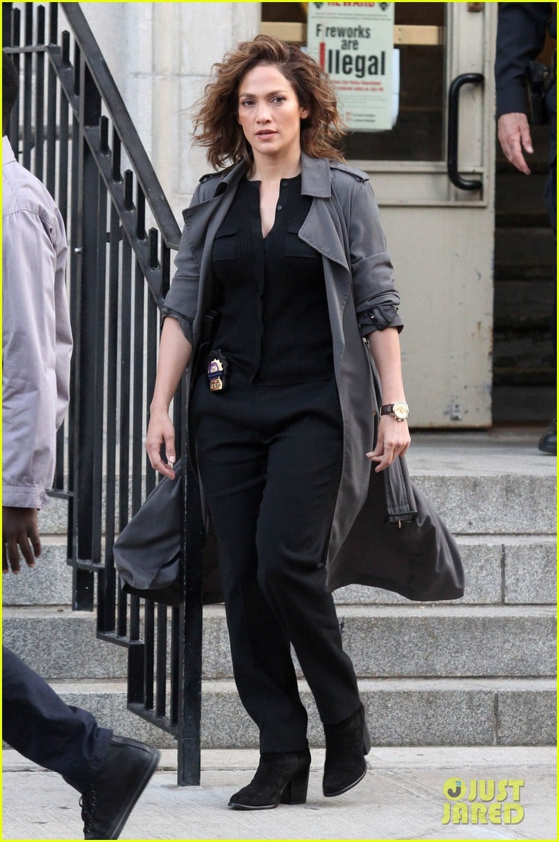 Jennifer Lopez Gets Serious With Dayo Okeniyi on Set: Photo 3692660 ...