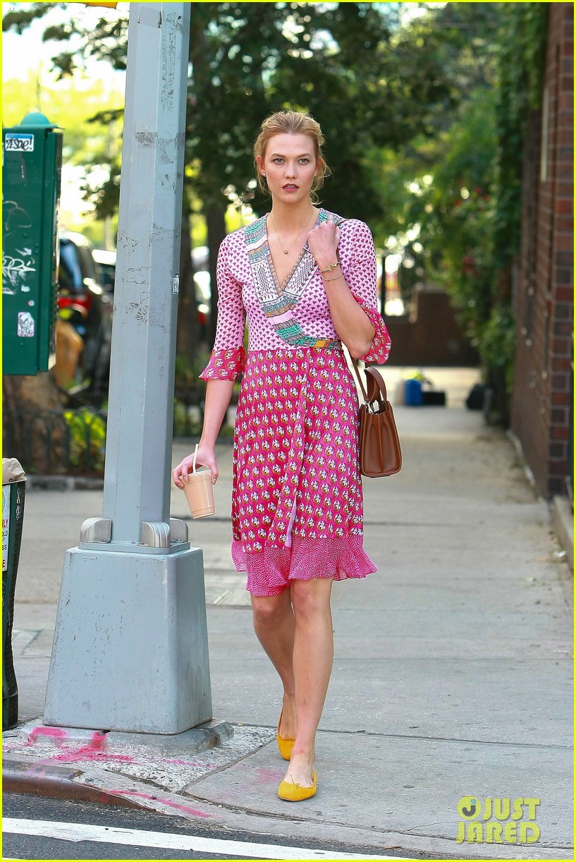 Karlie Kloss Celebrates Four Years With Joshua Kushner: Photo 3684037 ...