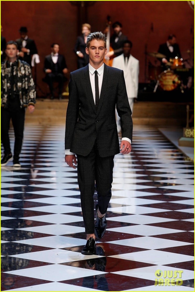 Presley Gerber & Rafferty Law Walk in Dolce&Gabbana Show: Photo 3686059 ...