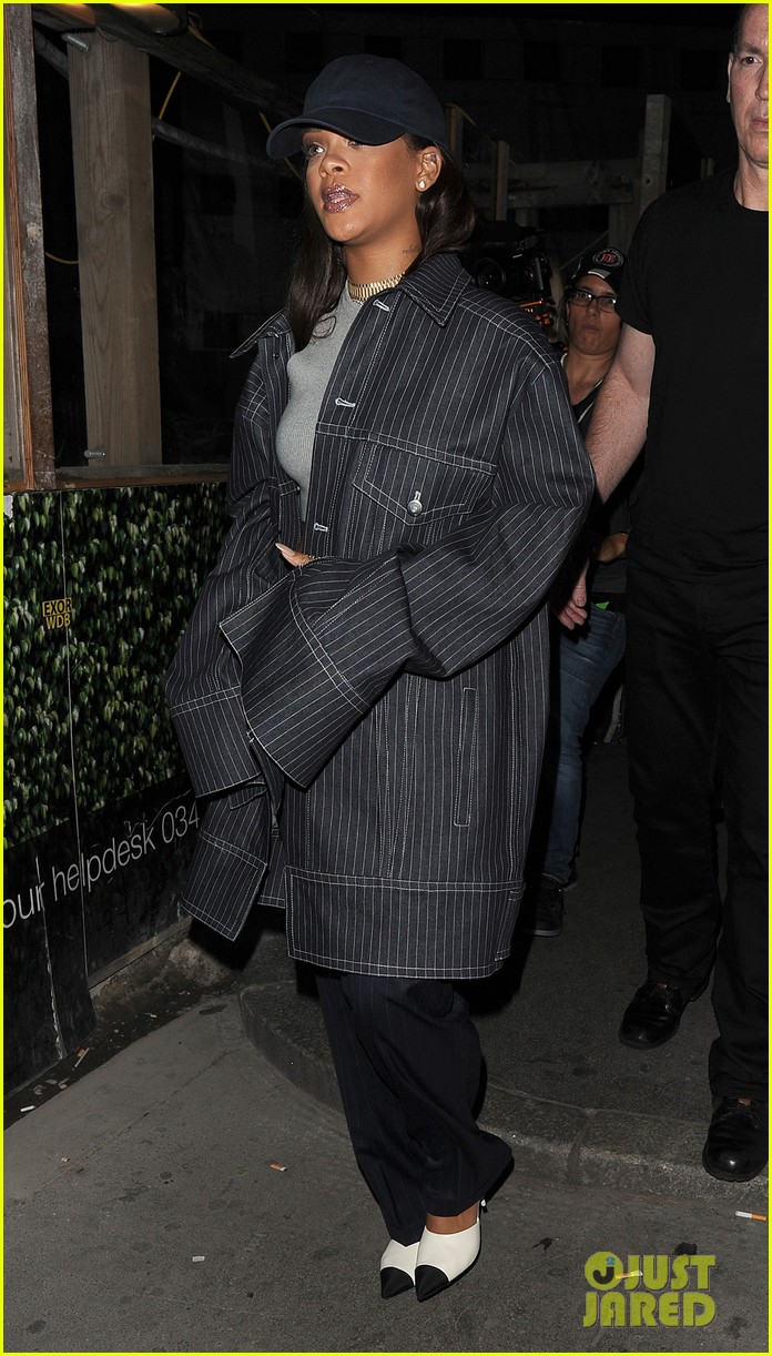 Photo: rihanna tops the billboard tv songs chart 21 | Photo 3691143 ...