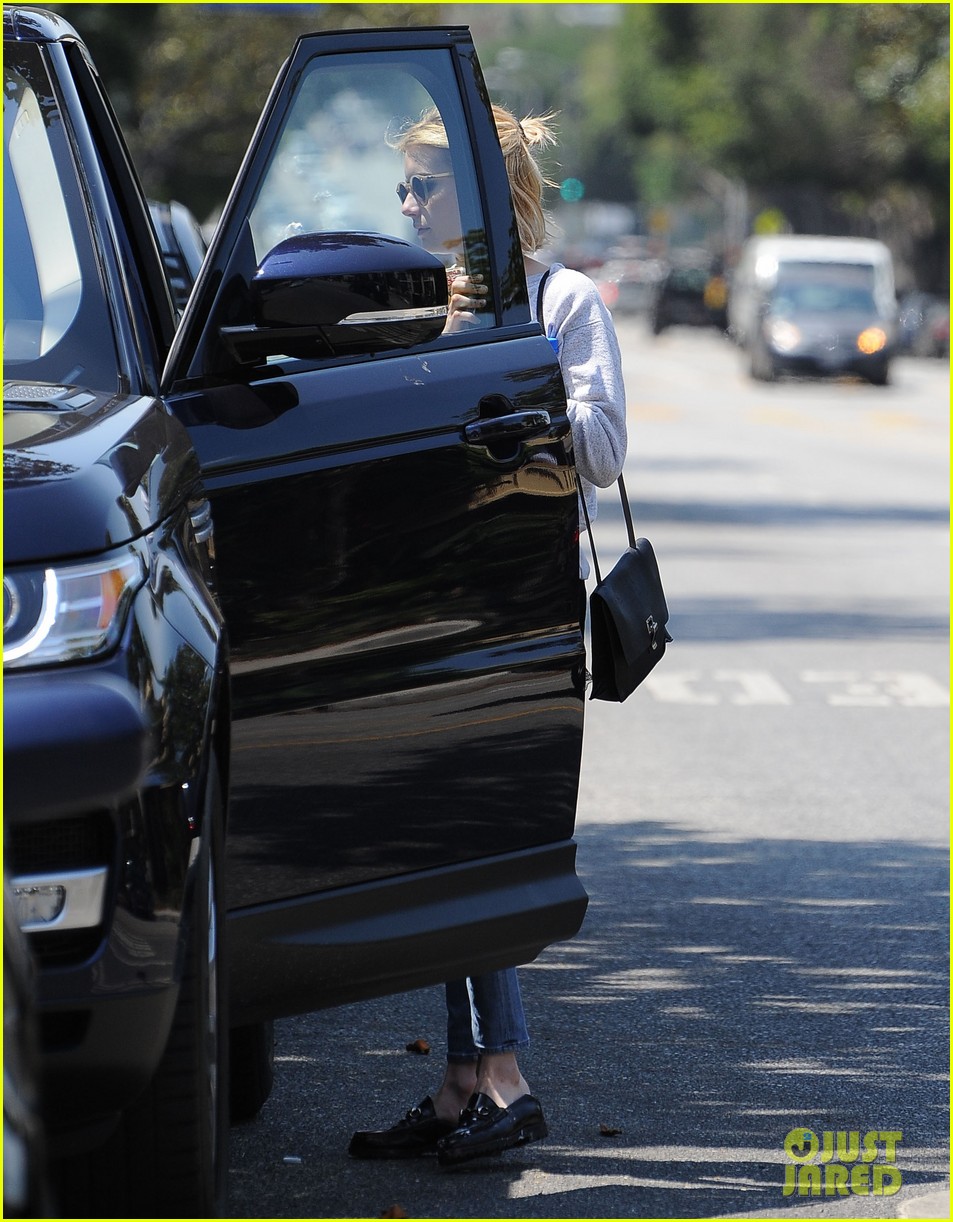 Emma Roberts Gets Silly with a Friend on Instagram!: Photo 3691758 ...