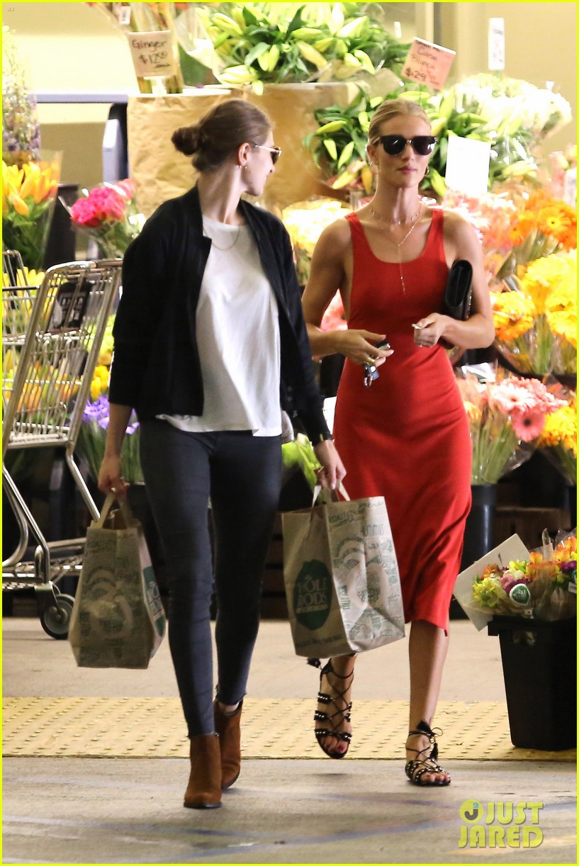 Rosie Huntington-Whiteley Got a Great Start to Her Monday!: Photo ...