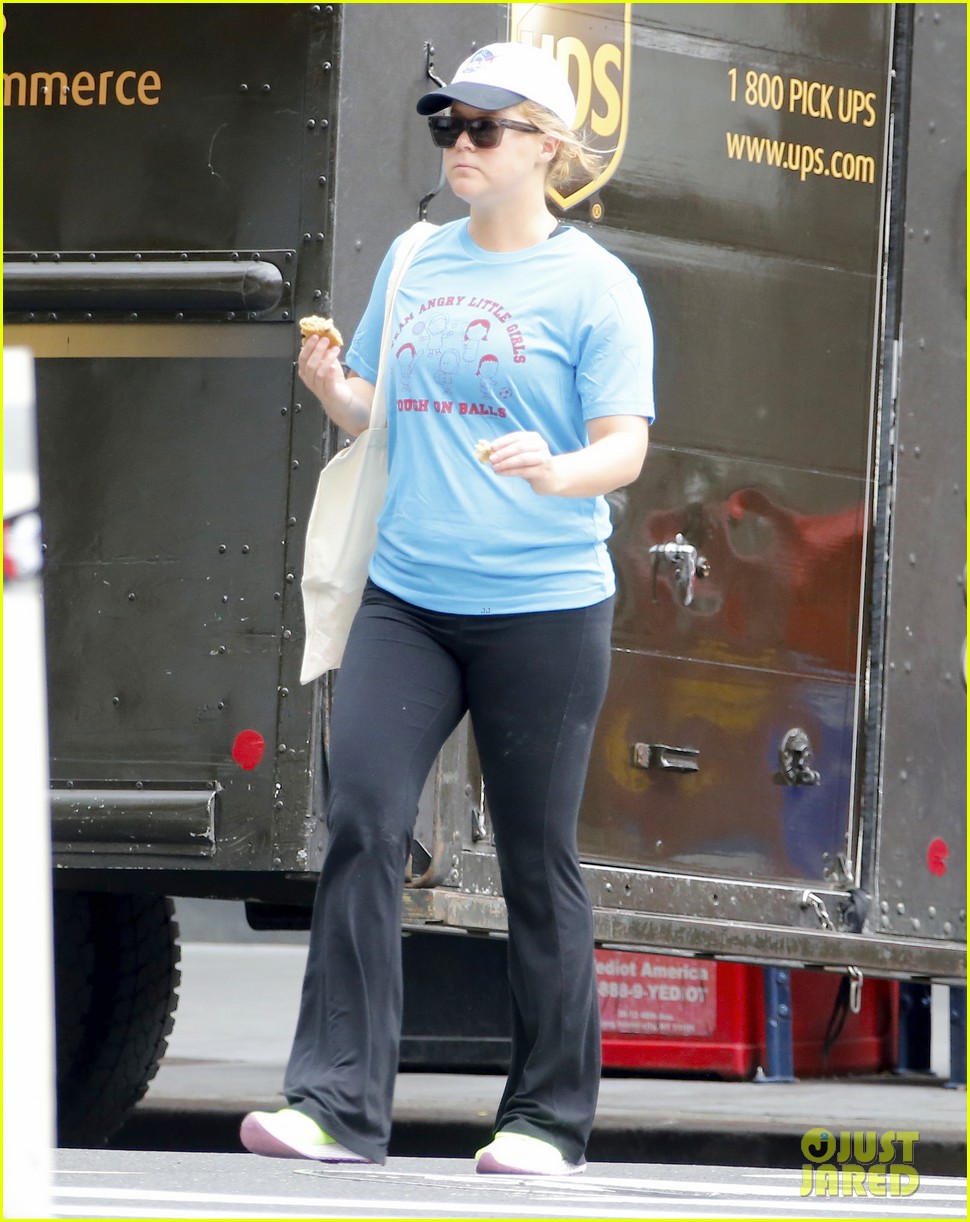 Amy Schumer Releases Deleted 'Inside' Gun Violence Sketch: Photo ...