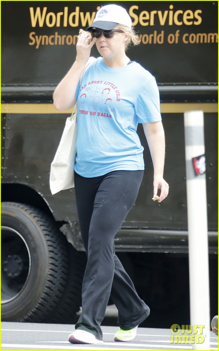 Amy Schumer Releases Deleted 'Inside' Gun Violence Sketch: Photo ...