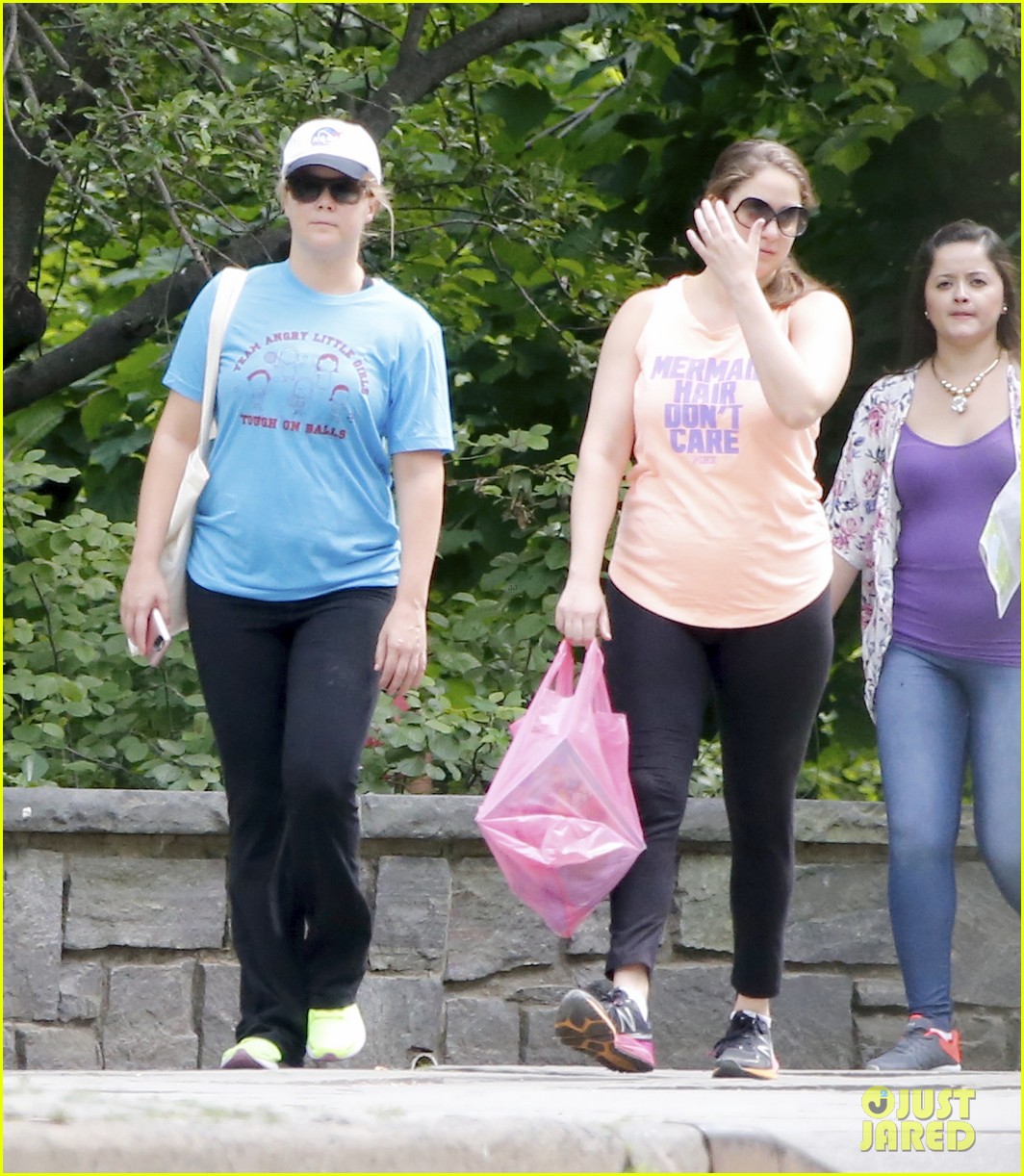 Amy Schumer Releases Deleted 'Inside' Gun Violence Sketch: Photo ...