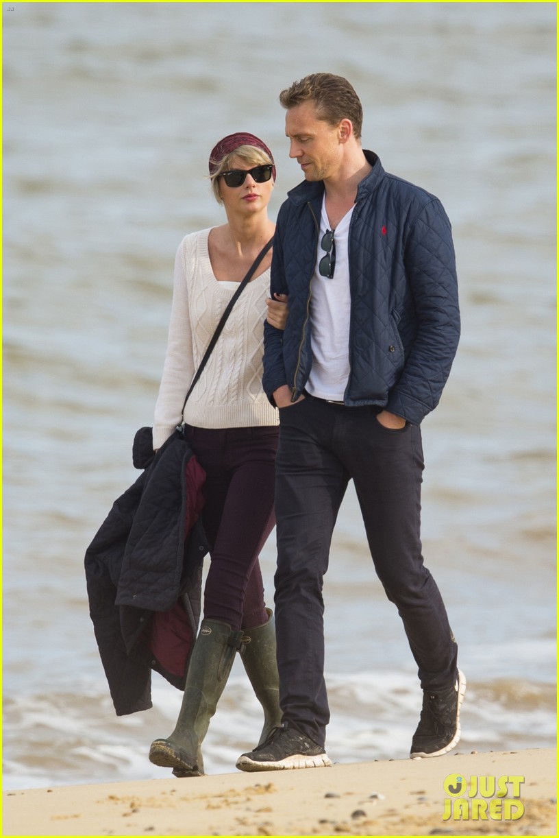 Taylor Swift & Tom Hiddleston Hit the Beach Again in the UK!: Photo ...