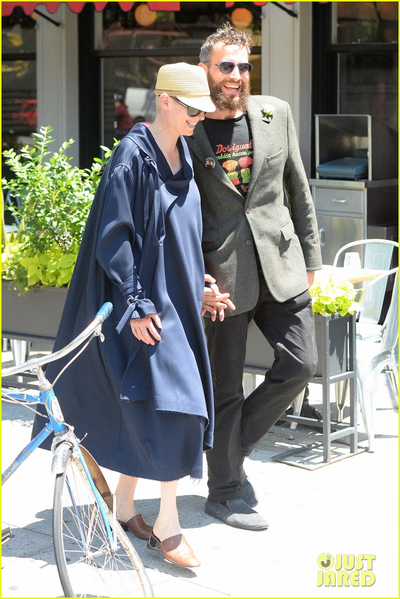 Tilda Swinton & Partner Sandro Kopp Hold Hands in NYC: Photo 3677042 ...