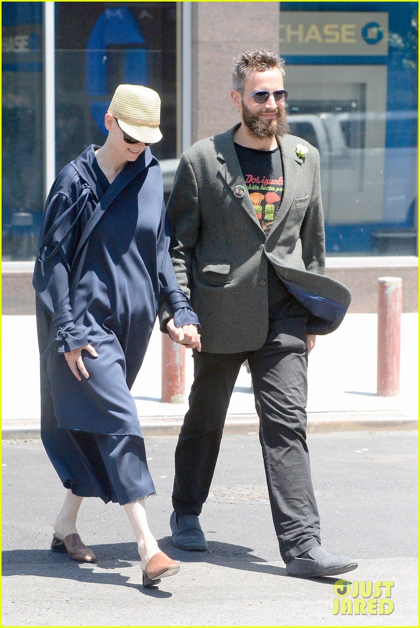 Tilda Swinton & Partner Sandro Kopp Hold Hands in NYC: Photo 3677059 ...